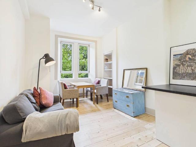 Jameson Place, Edinburgh, Midlothian. 2 bed apartment to rent £1,450 pcm £335 pw