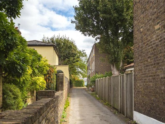 Kew Road, Richmond TW9, 2 bed terraced house to rent, £2,940 pcm | PrimeLocation