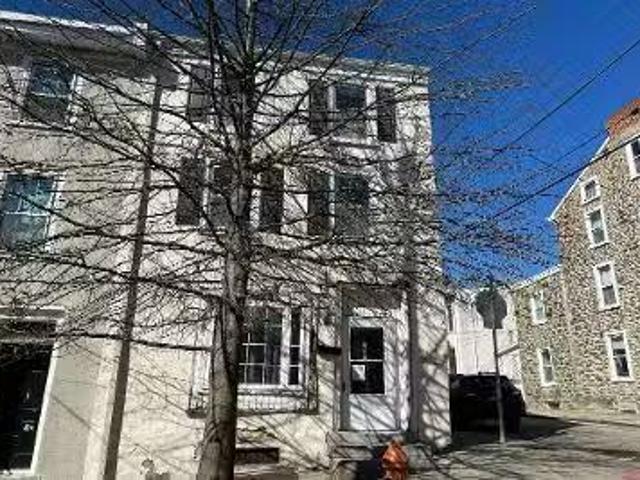 Jamestown St