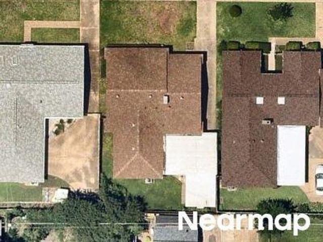 Janell Dr