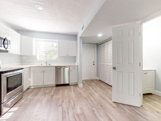 Janie B Apartments 1 Bedroom Apartment for Rent at 5305 N Boulevard, Tampa, FL 33603 Wellswood