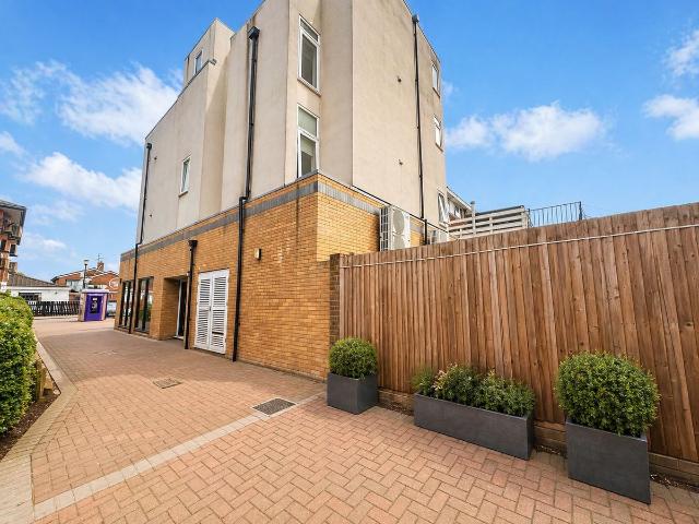 Jansel Square, Aylesbury HP21, 2 bed flat to rent, £1,400 pcm | PrimeLocation