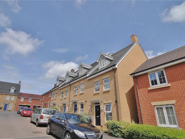 Jack Russell Close, Stroud, Gloucestershire GL5, 3 bed terraced house to rent, £1,500 pcm | PrimeLocation