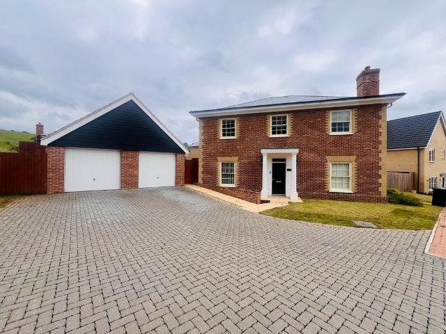 Jackdaw Close, Needham Market IP6 5 bed detached house to rent £2,800 pcm £646 pw
