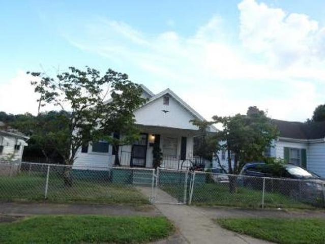 Jackson Ave