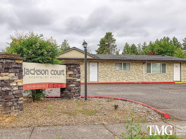Jackson Court Apartments 2 Bedroom Apartment for Rent at 1313 Ne 131st Pl, Portland, OR 97230 Hazelwood