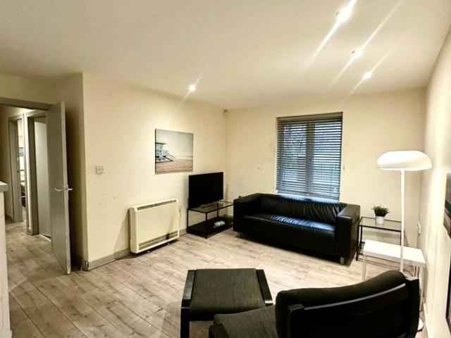 Jackson Crescent, Manchester M15, 2 bed flat to rent, £1,200 pcm | PrimeLocation
