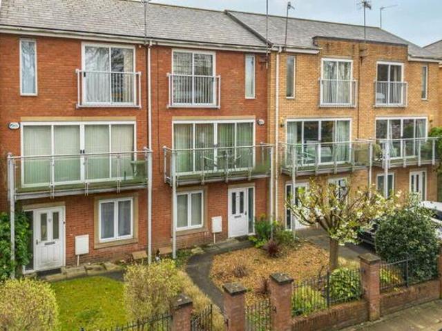 Jackson Crescent, Hulme, 3 Bedroom Town