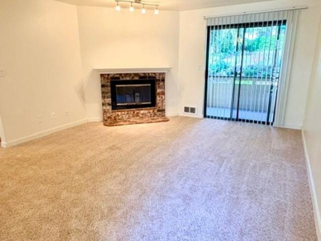 Jackson Greens 2 Bedroom Apartment for Rent at 13341 15th Ave Ne, Seattle, WA 98125 Pinehurst