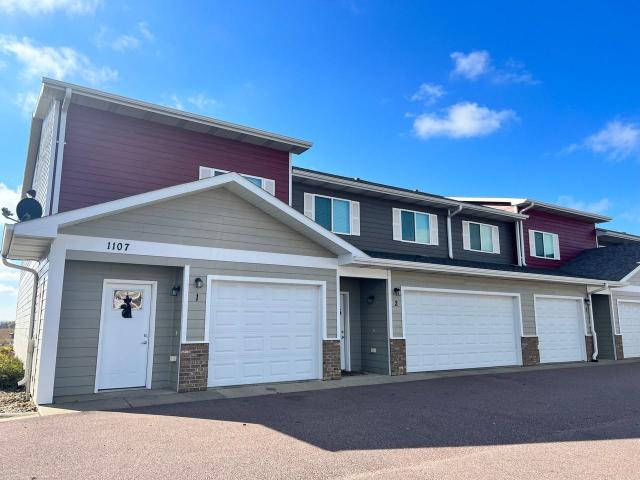 Jackson Heights Apartments & Townhomes 2 Bedroom Apartment for Rent at 1111 Honeysuckle Drive, Harrisburg, SD 57032