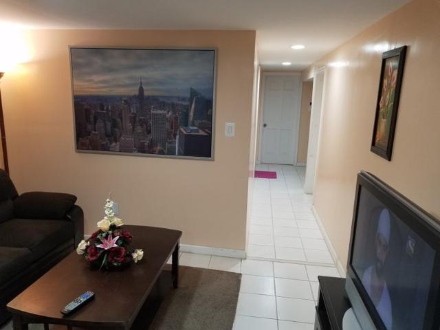 Jackson heights, Historic Dist. Furnished Room