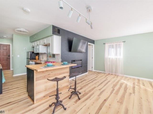 Jackson Hole Unit,vernon, Condo For Sale