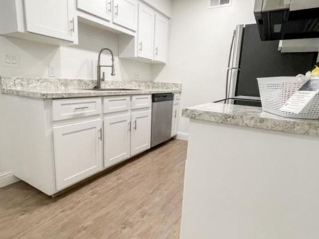 Jackson Park Place 3 Bedroom Apartment for Rent at 1830 E Fir Ave, Fresno, CA 93720 Woodward Park