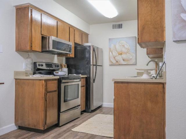 Jackson Park Place 3 Bedroom Apartment for Rent at 1830 E Fir Ave, Fresno, CA 93720 Woodward Park