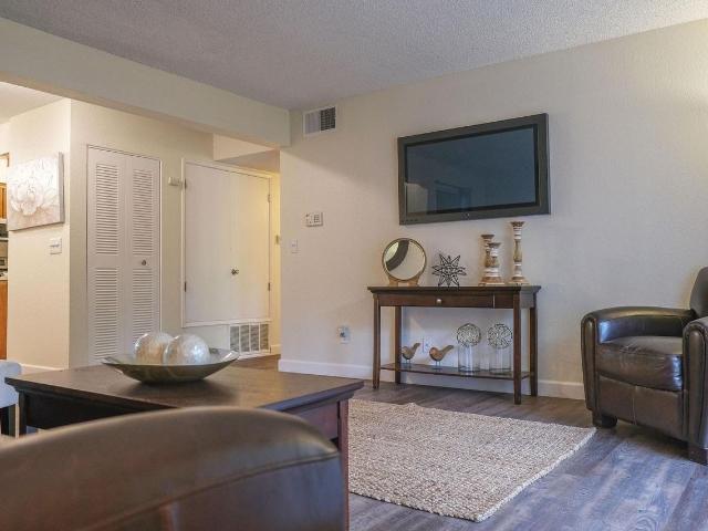 Jackson Park Place 1 Bedroom Apartment for Rent at 1830 E Fir Ave, Fresno, CA 93720 Woodward Park