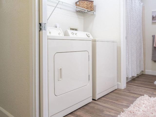 Jackson Park Place 2 Bedroom Apartment for Rent at 1830 E Fir Ave, Fresno, CA 93720 Woodward Park