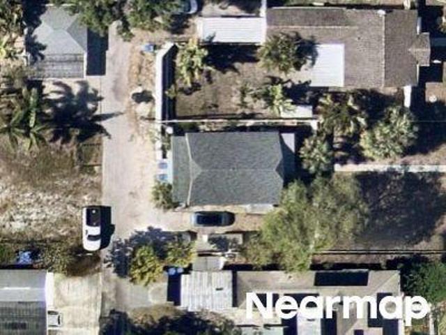Jackson St N