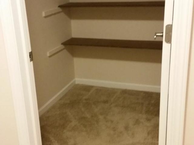 Jackson Square 1 Bedroom Apartment for Rent at Jackson Square LLC, Omaha, NE 68105 Hanscom Park
