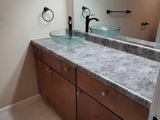 Jackson Square 1 Bedroom Apartment for Rent at Jackson Square LLC, Omaha, NE 68105 Hanscom Park