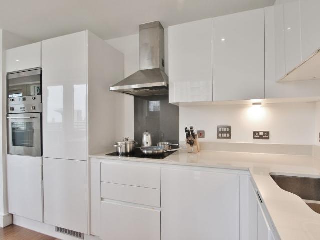 Jackson Tower, Lincoln Plaza, Canary Wharf E14, 2 bed flat to rent, £3,750 pcm | PrimeLocation