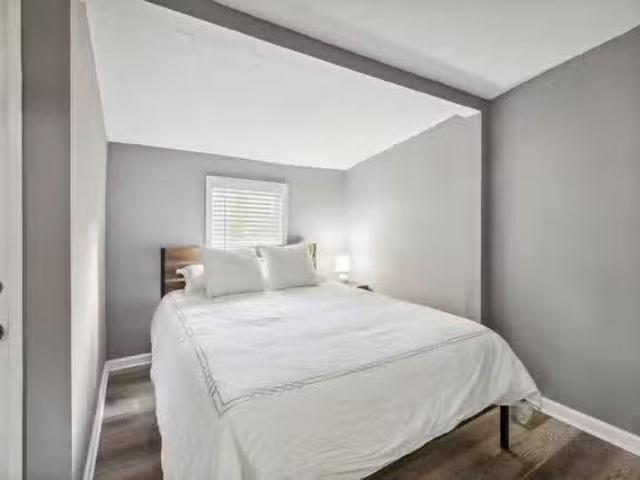 Jacksonville House. Homey & newly renovated id. 7890