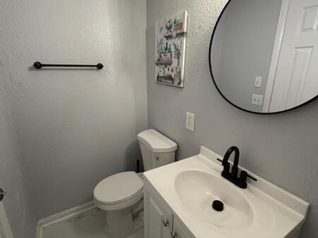 Jacksonville Northside Co‑Living — Bright, Secure, Large Private Rooms + Amenities | All Utilities Incld | Top Rated Host