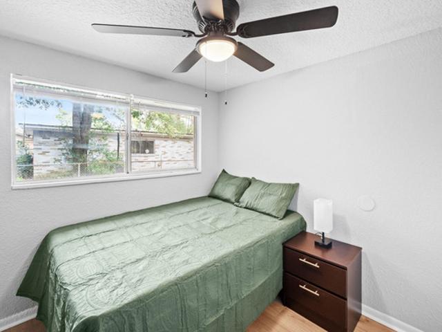 Jacksonville Northside Co‑Living — Bright, Secure, Large Private Rooms + Amenities | All Utilities Incld | Top Rated Host