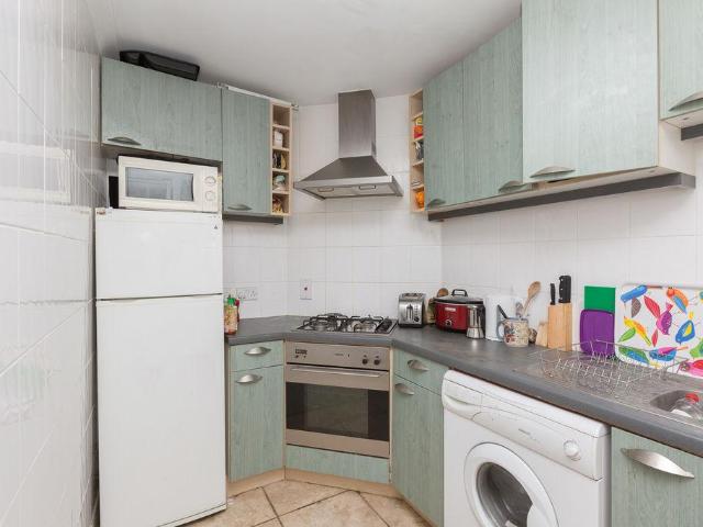 Jacobson house, Old Castle Street. 3 bed apartment to rent £3,100 pcm £715 pw