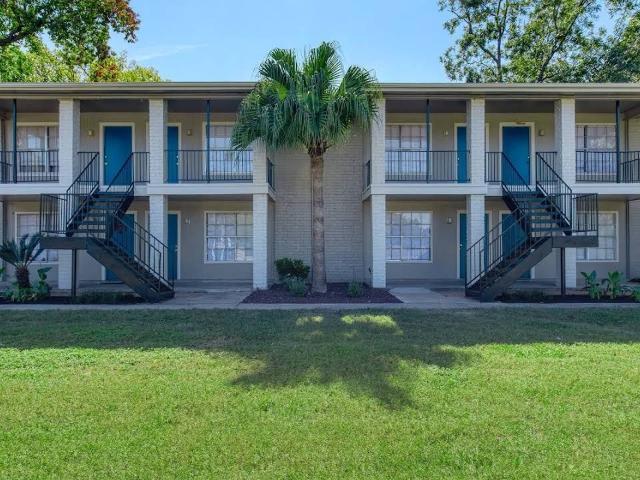 Jade Forest Apartments 3 Bedroom Apartment for Rent at 9301 Clay Rd, Houston, TX 77080 Spring Branch Central