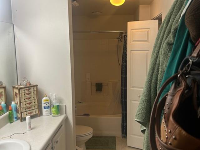 Jake is offering a Room For Rent in Historic District, Jacksonville in August 2026 $0.00