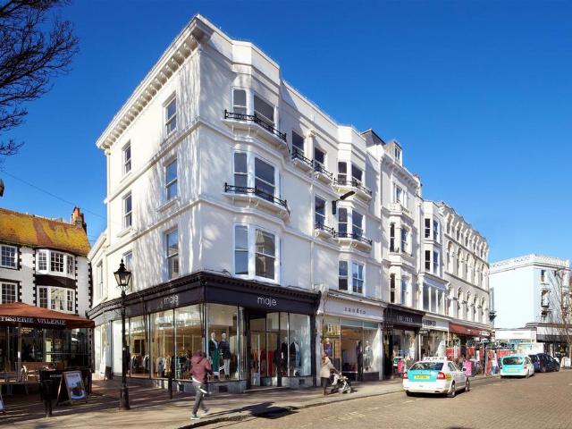 Jarvis House, East Street, Brighton 2 bed flat to rent £1,750 pcm £404 pw