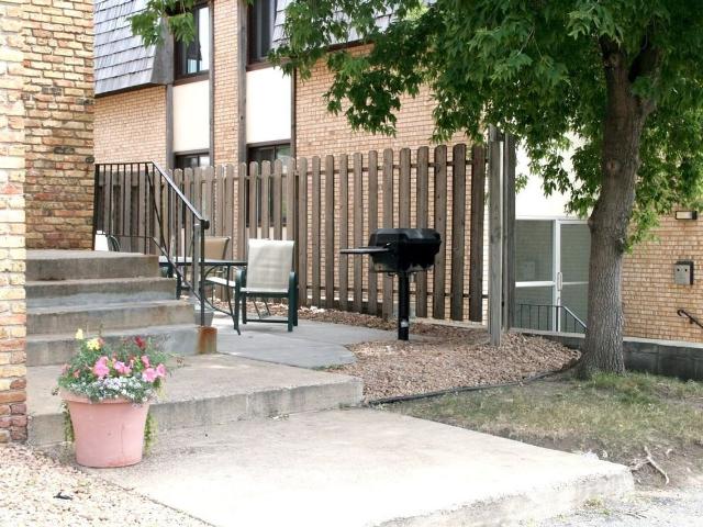 Jarcho Properties LLC 1 Bedroom Apartment for Rent at 110 11th Ave S, Hopkins, MN 55343