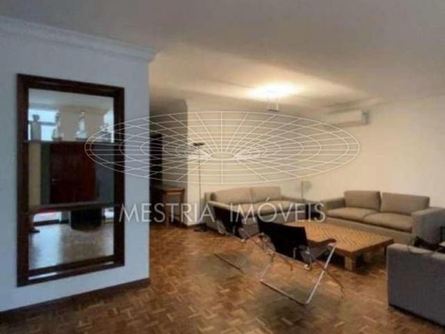 Jardim América! Apartamento totalmente reformado, ao lado da Oscar Freire !
