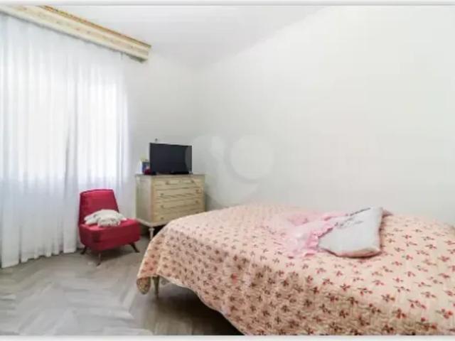 Jardim América! Apto com varanda, 151m², 3 dorms, suite e vaga. Prédio com área verde, e port. 24h