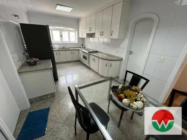 Jardim Acapulco – Mansão de 7 Dorms, 5 Suítes, 4 Vagas, 750m² por R$ 4,5M!