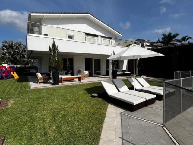 Jardim Acapulco Guaruja Casa a venda 6 suítes !