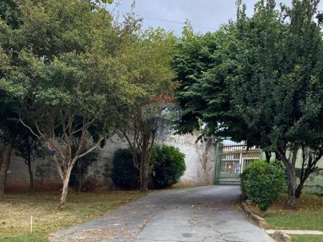 Jardim Alice: Casa 2 Dorms com Salão Comercial
