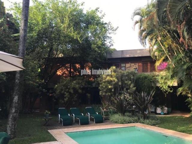 Jardim Guedala 550,0m²AC 1.677,0m² Área de Terreno 5 Dorms, 3 Suítes, 4 Gar