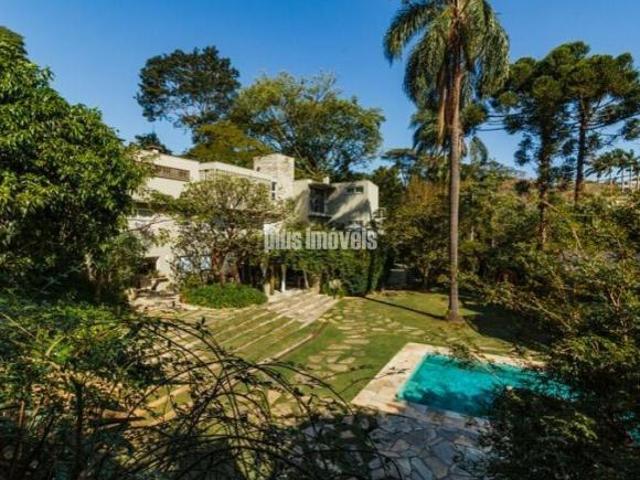 Jardim Guedala 878,20m²AC 1.723,71m² Área de Terreno 4 Suítes 8 Gar Churrasqueira e Piscina