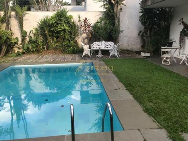 Jardim Guedala casa com 4 quartos/2 suítes, 5 garagens 500 m², localização privilegiada