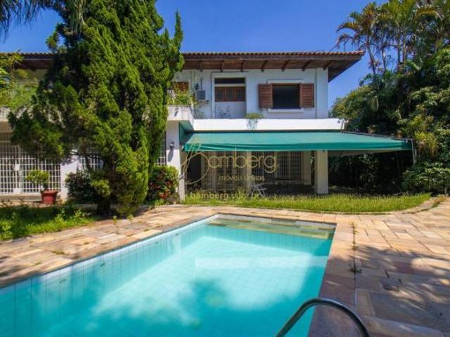 Jardim Guedala Casa em Rua Fechada com 4 Suítes, 6 Vagas, 680 m² de Área Construída