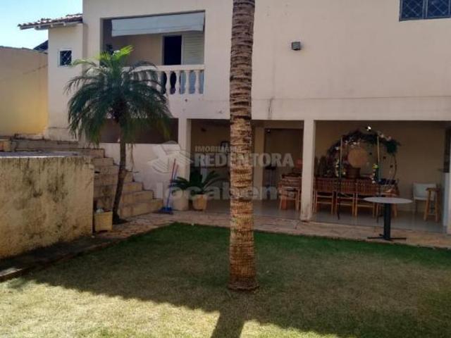 Jardim dos Seixas Casa de 03 dormitórios, 04 vagas de garagem