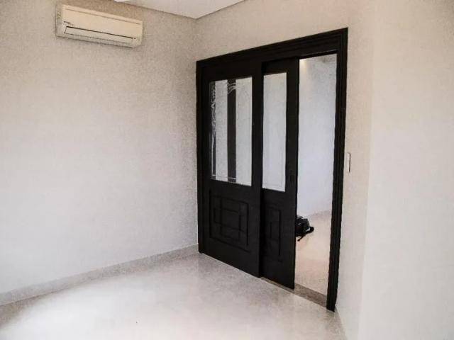 Jardim das Colinas, Linda casa com 1.000 metros quadrados de terreno 700 metros de área construída