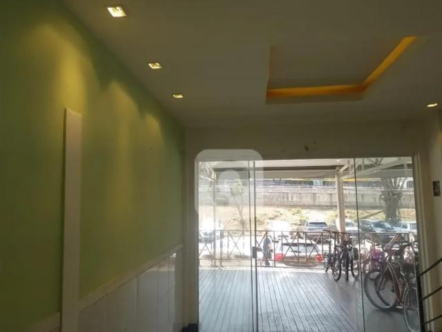 Barra da Tijuca Lola 50 m2 Frontal Rua á venda