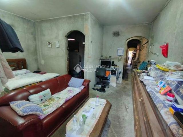 Jardim Las Vegas: Sobrado Amplo de 198m² para Personalizar!