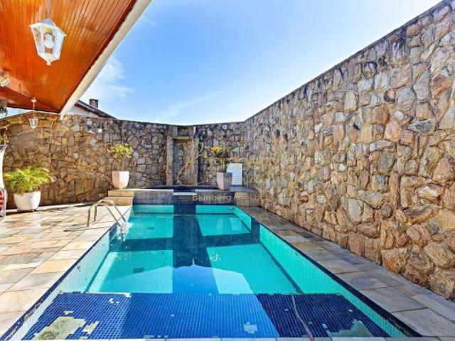 Jardim Leonor Casa Térrea com 4 Quartos, 3 Suítes, 455 m² de Terreno. Aceita Permuta!