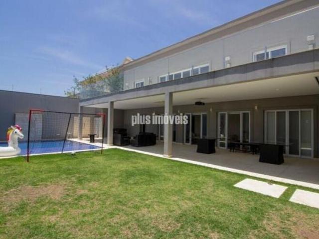 Jardim Leonor 497,0m² Área Construída, 700,0m² Área de Terreno, 4 Suítes, 6 Vagas de Garagem