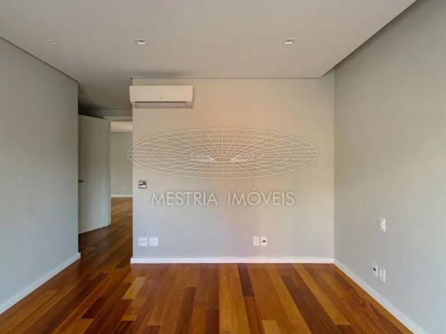 Jardim Luziâtnia | Casa de altíssimo padrão | 550 m² | 4 suítes | Próximo ao parque do Ibirapuera!