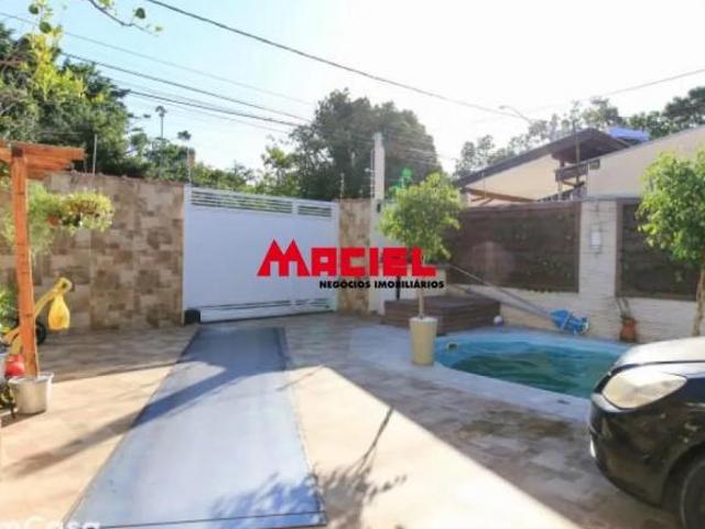 JARDIM MOTORAMA CASA LOTE INTEIRO COM PISCINA