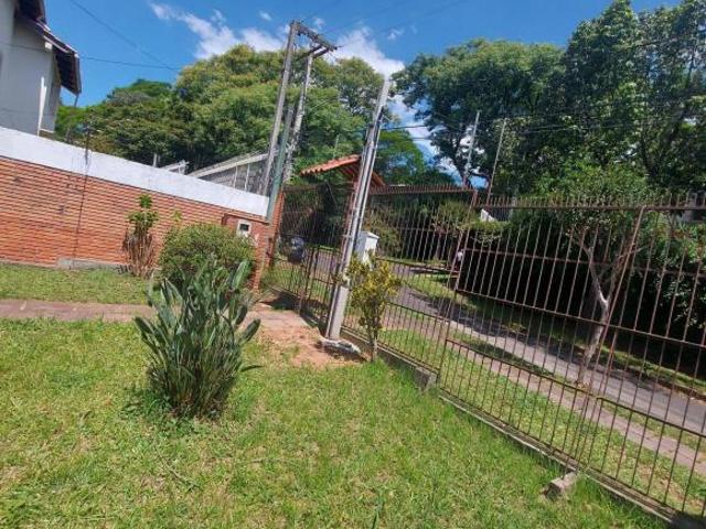 JARDIM MEDIANEIRA CASA 3 DORM.TODA TERREA COM CHAPA EM AMPLO TERRENO